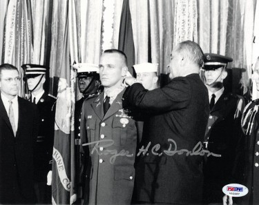 Roger HC Donlon Autographed Signed Very 1st Vietnam War Medal of Honor ...