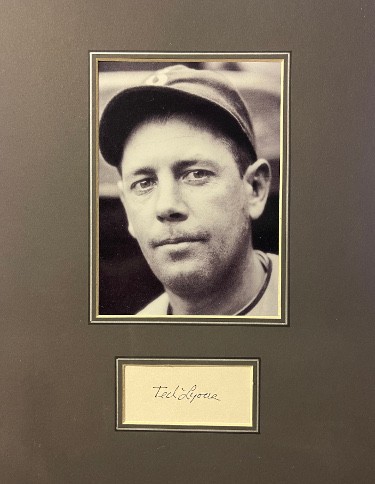 Ted Lyons Autographed Signed 3x5 Cut signature with Chicago White Sox B ...